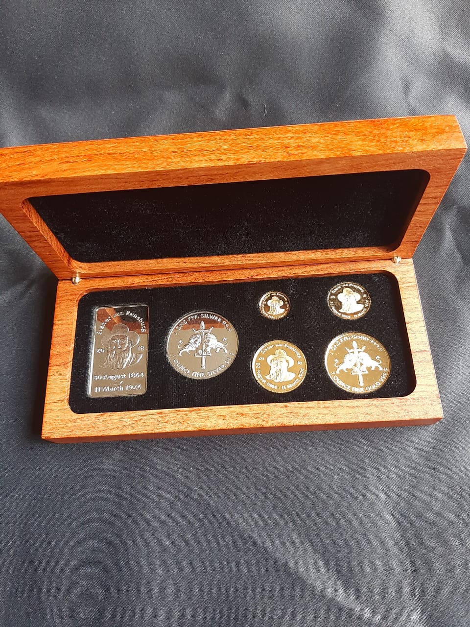 Custom made Gold and Silver medallions - Think Gold